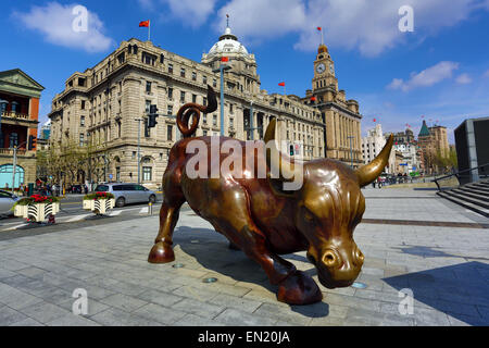 Bull statue on the Bund banking strip, Shanghai, China Stock Photo - Alamy