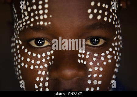 Karo girls with face paint in Kolcho on the Omo River, Ethiopia Stock ...