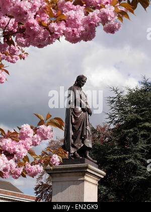 Isaac Newton statue, Grantham, Lincolnshire, England, UK Stock Photo ...