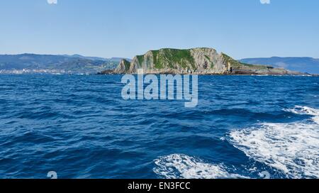 Izaro island view from sea Stock Photo - Alamy