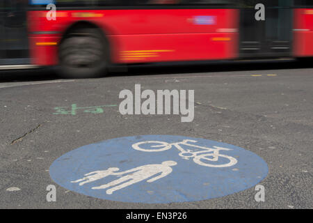 Shared path safety sign for cyclists and pedestrians Stock Photo - Alamy