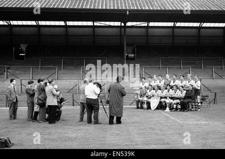 Wolverhampton Wanderers football team 1950s Willie Forbes, Terry ...