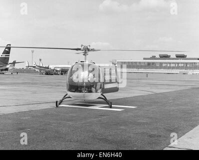 Frank Sinatra seen here arriving at Heathrow airport in the summer of ...