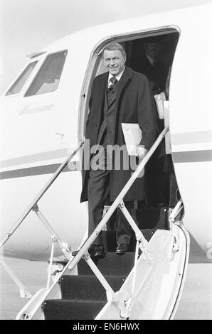 Frank Sinatra seen here arriving at Gatwick Airport in his Gulfstream ...