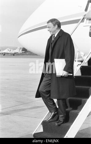 Frank Sinatra seen here arriving at Gatwick Airport in his Gulfstream ...