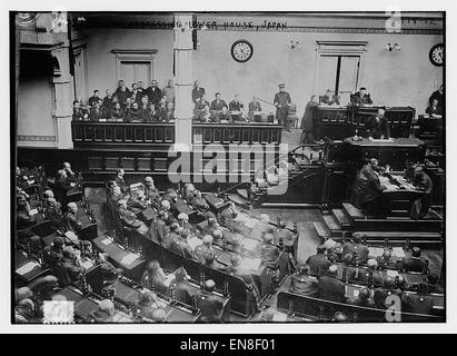 (Terauchi?) addressing Lower House, Japan, 1917. Probably shows ...