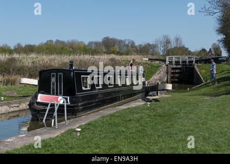 THE LOCK FLIGHT AT DEVIZES WILTSHIRE UK ON THE KENNET AND AVON CANAL ...
