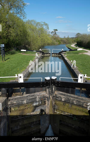 Lock gates at the top of Caen Hill Locks Devizes Stock Photo - Alamy