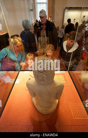 Ancient Egyptian Scribe statue in the Cairo Museum of Antiquities ...