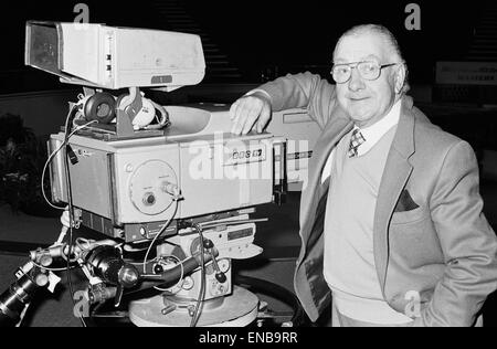 BBC snooker commentator Ted Lowe standing in Wembley Conference centre ...