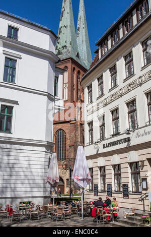 Nikkolai district in central Berlin, Nikolai church and old house ...