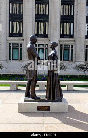 Statue of Joseph and Emma Smith in Daughters of Utah Pioneers Memorial ...