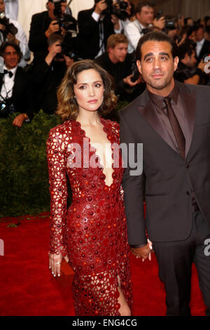 (L-R) Bobby Cannavale and Rose Byrne attend the 13th Annual CNN Heroes ...