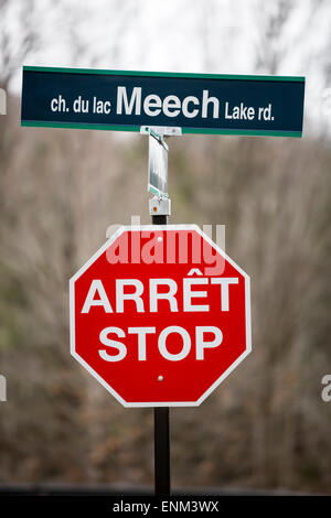 North America, Canada, Quebec, bilingual stop sign Stock Photo - Alamy