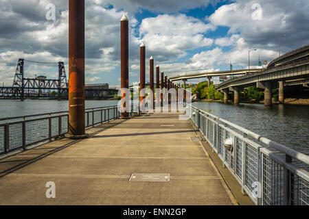 The floating walkway at the Eastbank Esplanade, in Portland, Oregon ...