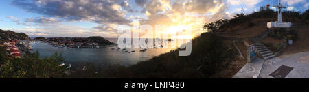 Saint-Barthélemy: the Gustavia harbour seen from the hill at the ...