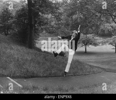 BLOWUP (aka BLOW-UP, aka BLOW UP), David Hemmings, is photographing ...