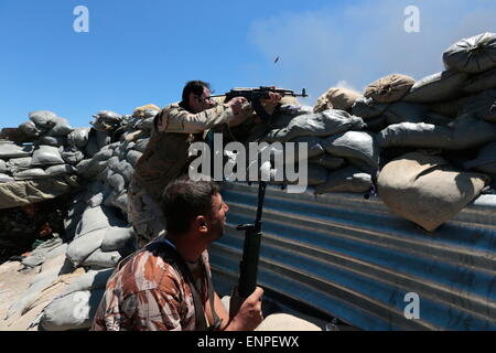 Shingal, Iraq. 7th May, 2015. Peshmerga soldiers heavily entrenched on ...