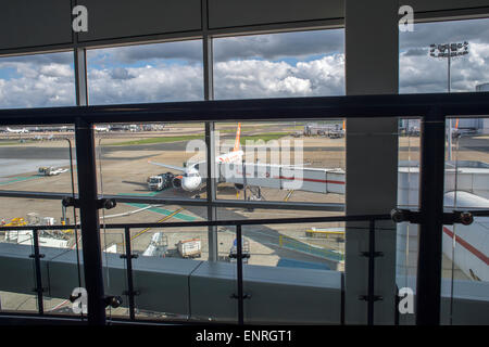 easyjet plane at departure gate london gatwick airport terminal ...