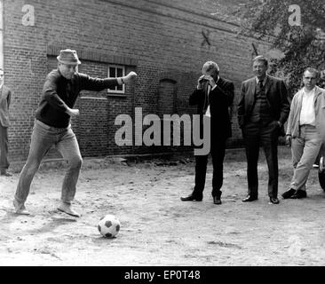 Deutscher Schauspieler Günther Neutze, Deutschland 1960er Jahre. German ...
