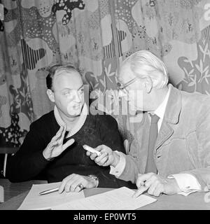 Deutscher Schauspieler Manfred Steffen (links) bei der NDR ...