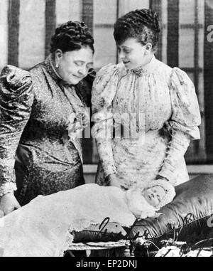 Queen Mary with her mother Stock Photo - Alamy