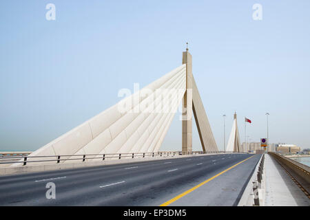 Muharraq Bahrain Causeway To Manama Stock Photo - Alamy