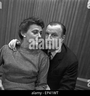 Deutscher Schauspieler Martin Held in einer Hörspielproduktion des NDR ...