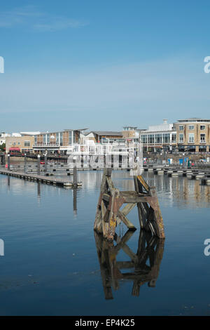 Cardiff Bay waterfront - restaurants, bars and coffee shops. Cadwalader ...