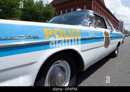 Vintage 1970s police car - USA Stock Photo - Alamy