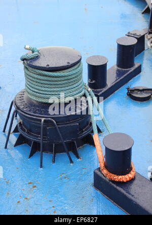 ship mooring rope winch Stock Photo - Alamy