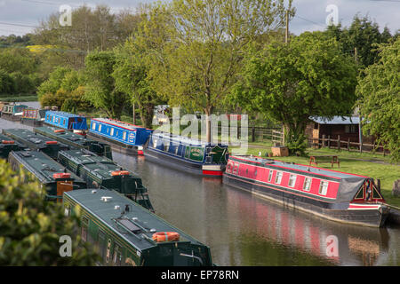 Narrowboats on the Worcester & Birmingham Canal, Tardebigge ...