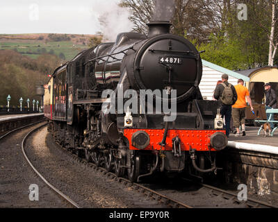 vintage steam locomotive 44871 LMS at Grosmont station,on The North ...