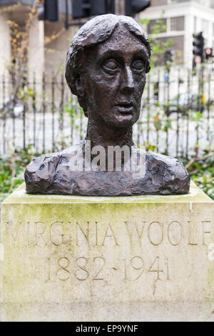 Virginia Woolf Statue in Tavistock Square in Bloomsbury in London Stock ...
