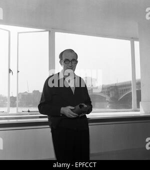 Construction of the new Mermaid Theatre at Puddle Dock, Upper Thames ...