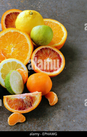 Assorted citrus - lemon, manadarin, orange and lime Stock Photo - Alamy