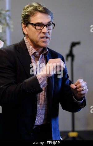 Le Mars, IOWA, USA. 18th May, 2015. Former Gov. RICK PERRY, center ...