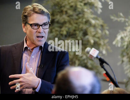 Le Mars, IOWA, USA. 18th May, 2015. Former Gov. RICK PERRY, standing ...