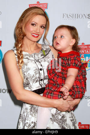 Holly Madison and daughter Rainbow Aurora Rotella at Dreamworks ...