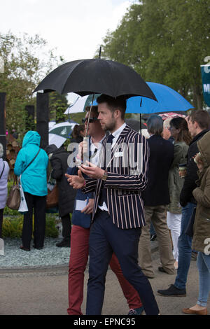 Heavy rain at Chelsea Flower Show Stock Photo - Alamy