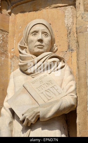 Mother Julian Statue at Norwich Cathedral Stock Photo - Alamy
