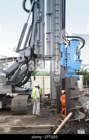 Large Sheet Piling Rig Stock Photo - Alamy