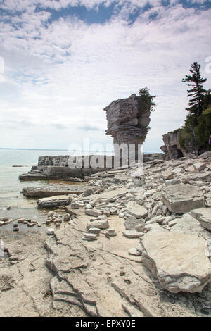 Rock formations at the coast, Flowerpot Island, Georgian Bay, Tobermory ...