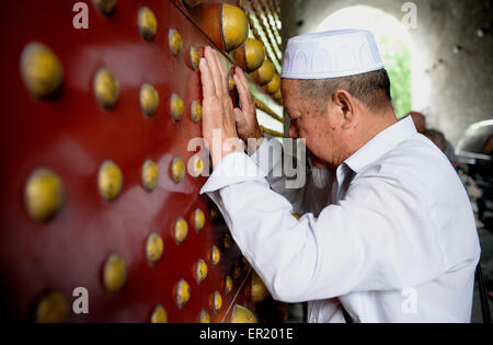 Xi'an, China. 25th May, 2015. Representatives of Dungan people, an ...
