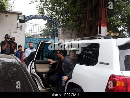 Founder and CEO Axact, Shoaib Sheikh coming to Sindh High Court to file ...