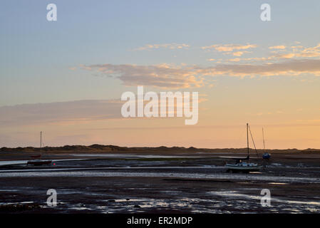 ravenglass estuary sunset at low tide Stock Photo - Alamy