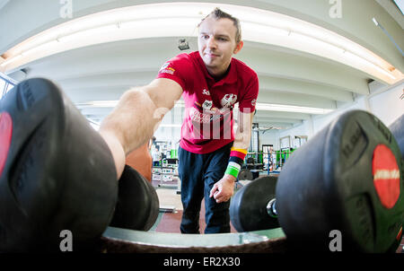 Wolfsburg, Germany. 20th May, 2015. Arm wrestler Matthias Schlitte ...