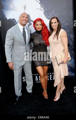 Dany Garcia Eva Marie At The San Andreas Premiere At The Tcl Chinese