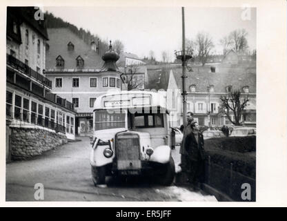 Friends Ambulance Unit (FAU) Vintage Leyland Bus Stock Photo - Alamy