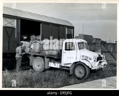 Friends Ambulance Unit (FAU) Vintage Leyland Bus Stock Photo - Alamy
